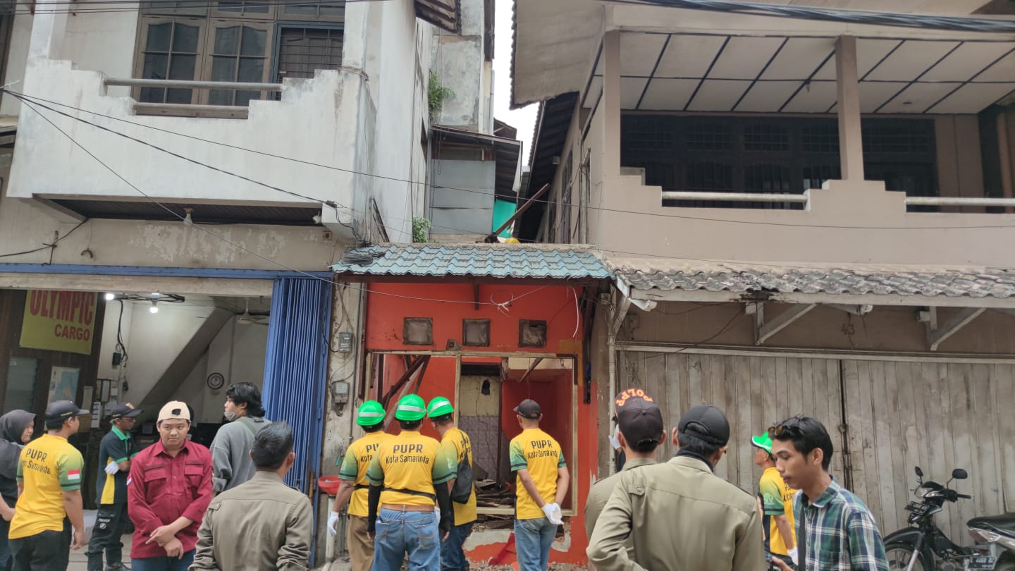 Halangi Akses RTH, 1 Bangunan di Kawasan Citra Niaga Dibongkar ...