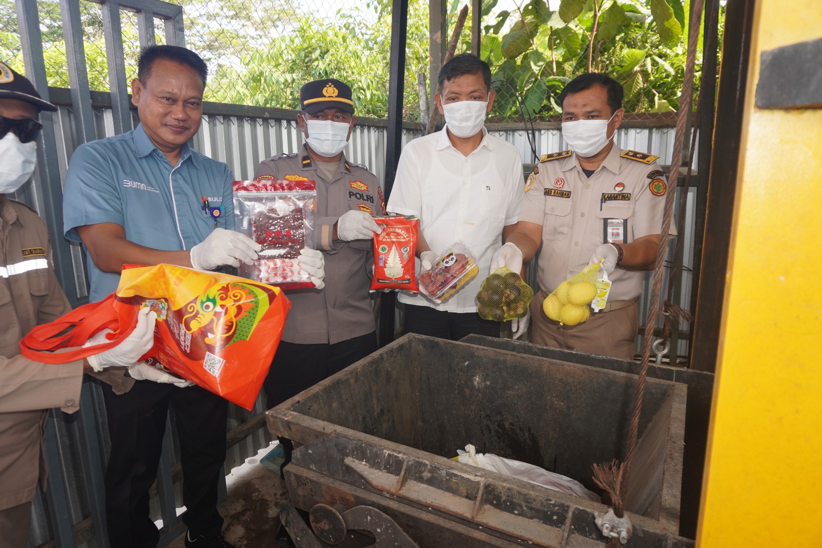 Karantina Kaltim Musnahkan Media Pembawa dari Delapan Negara - BusamID ...