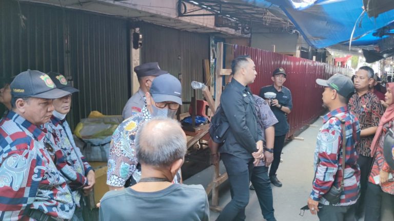 Proses Pemasangan Pagar di Pasar Pagi Mulai Disosialisasikan | BusamID ...