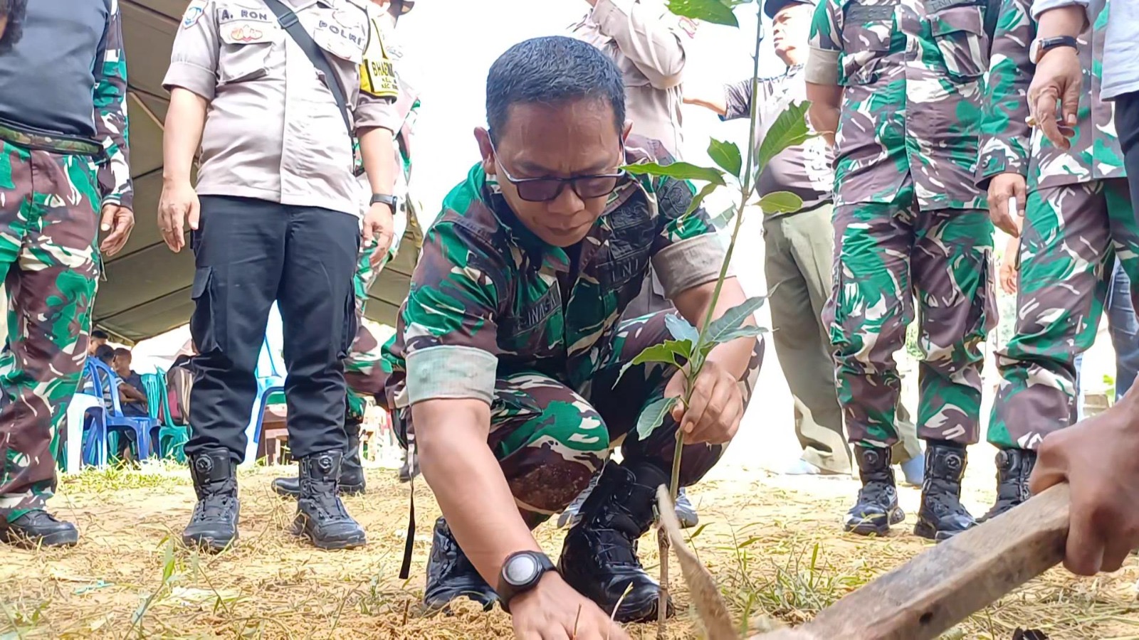 Kodam VI Mlw Tanam Ratusan Bibit Pohon Buah di Samarinda - BusamID ...