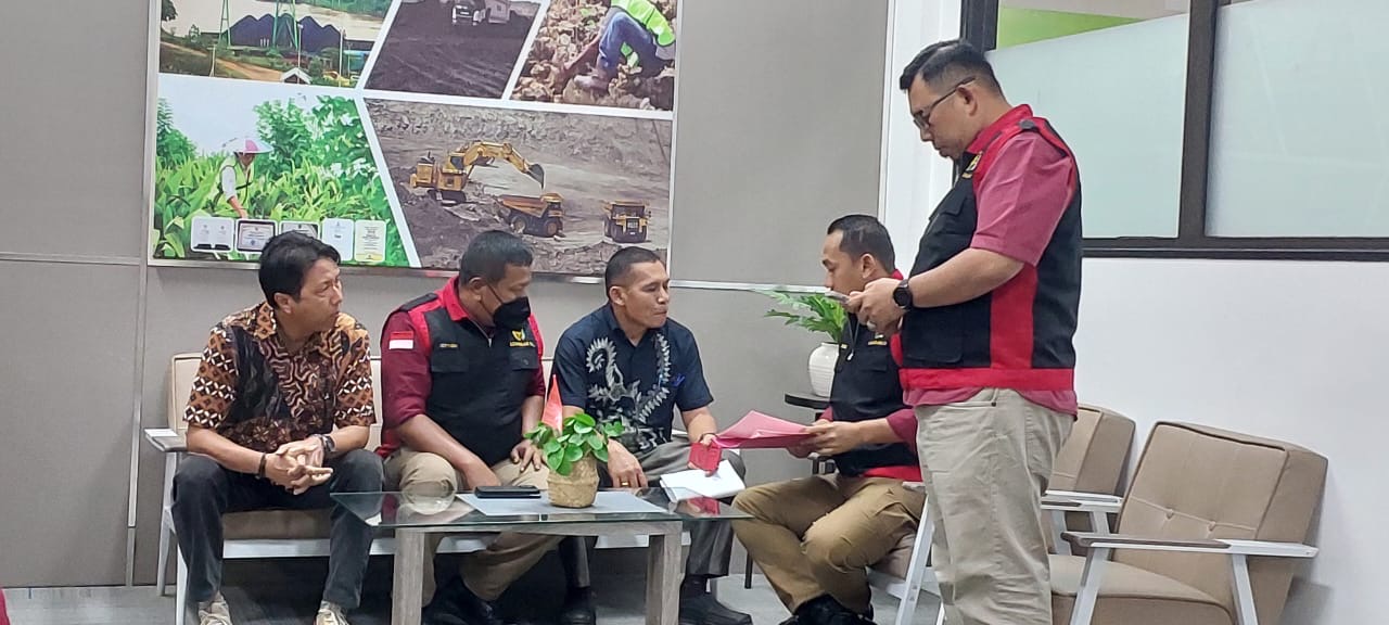 Kejati Kaltim Geledah Kantor PT JMB Group - BusamID - Media Kreatif ...