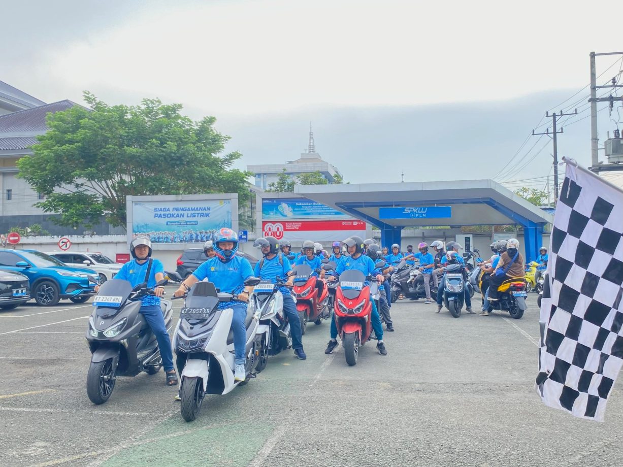 Dukung Transisi Energi, PLN UP3 Samarinda dan Komunitas EV Konvoi ...