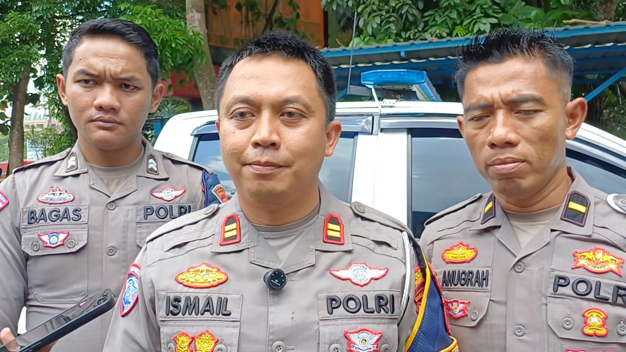 Call 110, Jika Temukan Tumpahan Solar di Jalanan - BusamID - Media ...